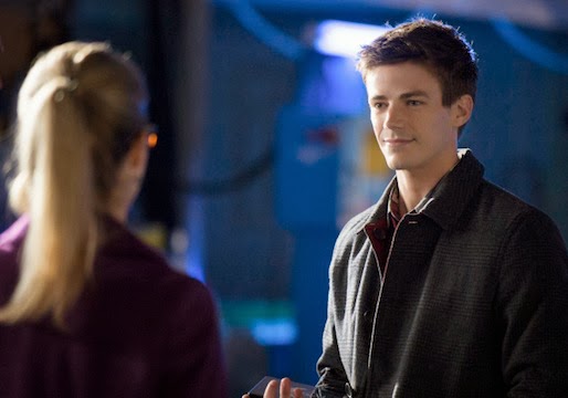 ARROW - Immagini di Barry Allen a Starling City! | Lost In A FlashForward