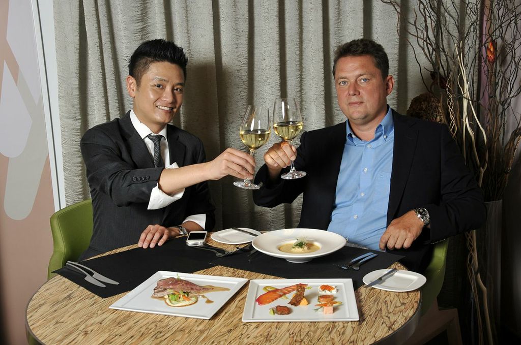 龍 少 爺 : [專欄更新] Cruise & Travel 尚郵雜誌﹣專訪瑞典手錶商家 Mr Magnus Clevberger