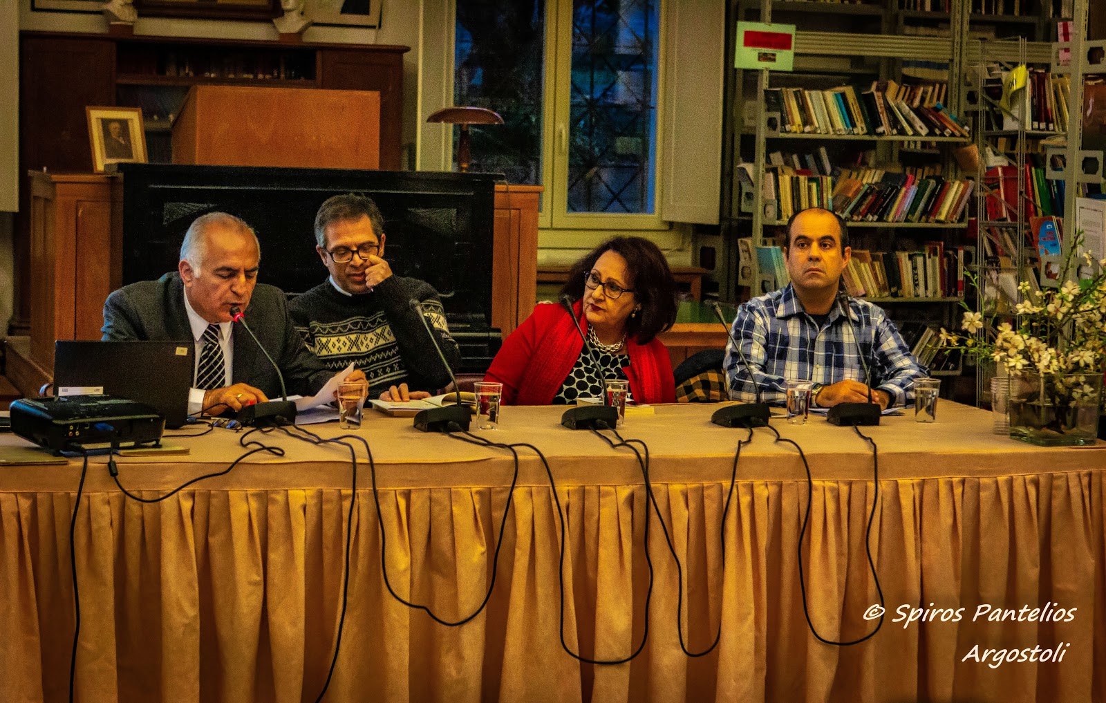 “ΑΒΕΡΤΟΣΙΑ” .Το νεο βιβλιο της Τινας Κουρκουμελη παρουσιαστηκε στη ...