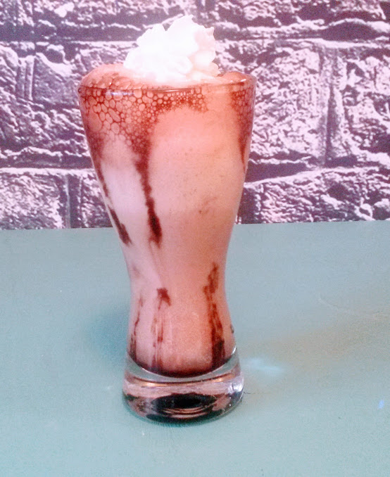 Sweet Silly Sara: Chocolate Cherry 7 Up Float