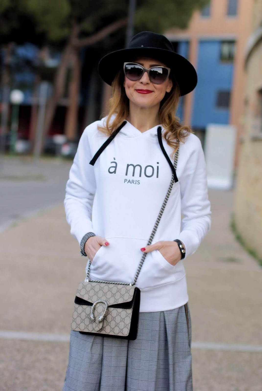 A Moi Paris: my easy daytime look with a white hoodie | Fashion and ...