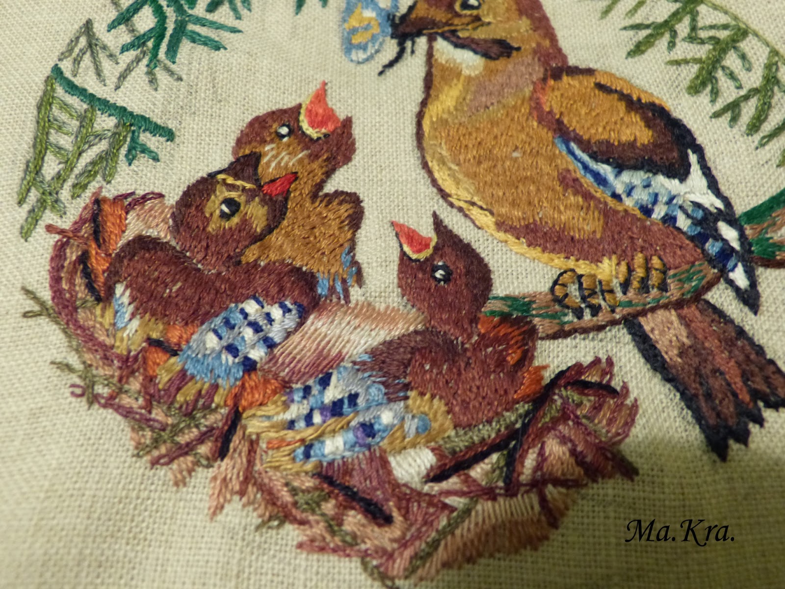 Blog robótkowy i nie tylko...: Haftowane sójki - haft płaski - malarski.