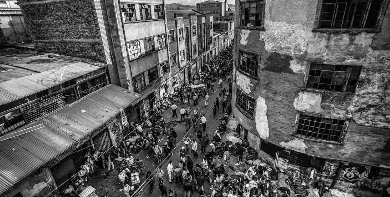 El Bronx: SURGE EL BROX