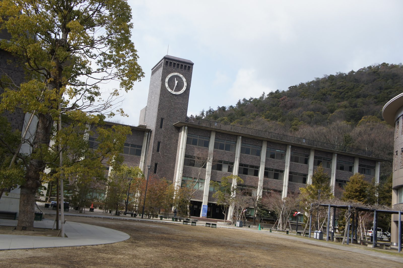 Ritsumeikan University 立命館大学: Kinugasa Campus - Vikingess Voyages