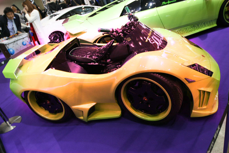 2012 Lamborghini Aventador: Mini Lamborghini, A Car Connoisseur Delight