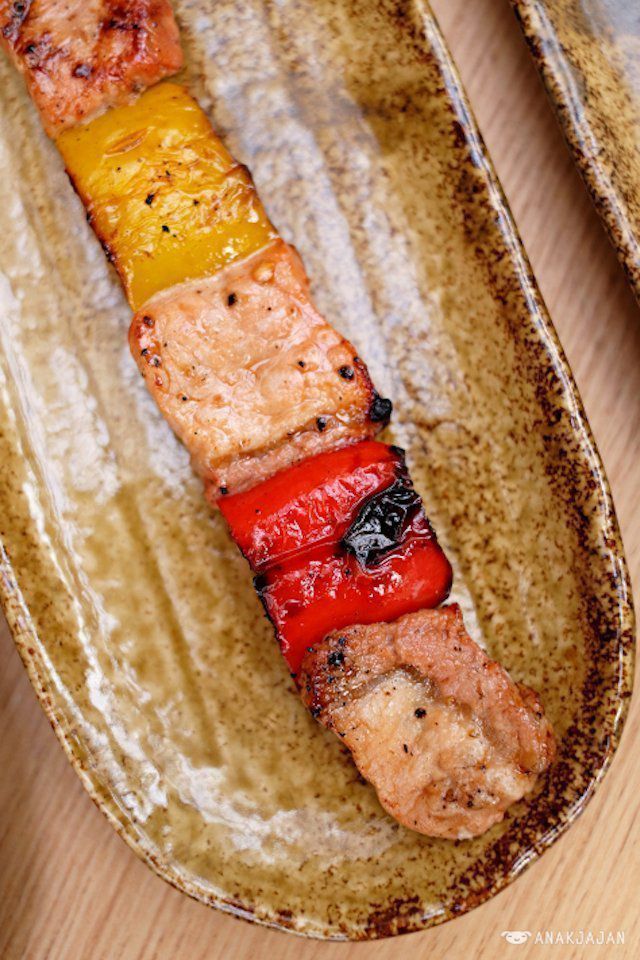 Wajib Tahu! Ini 8 Makanan Restoran yang Mengandung Daging Babi