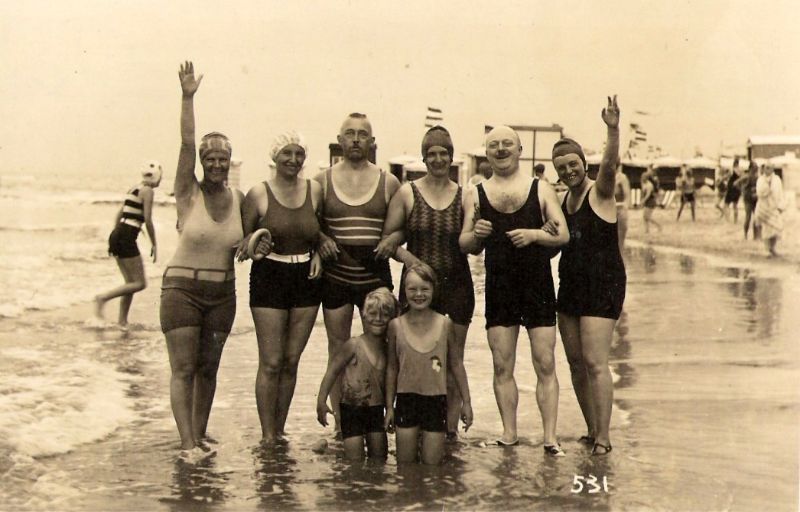 1920s: The Era When Men's and Women's Swimwears Look the Same ~ Vintage ...