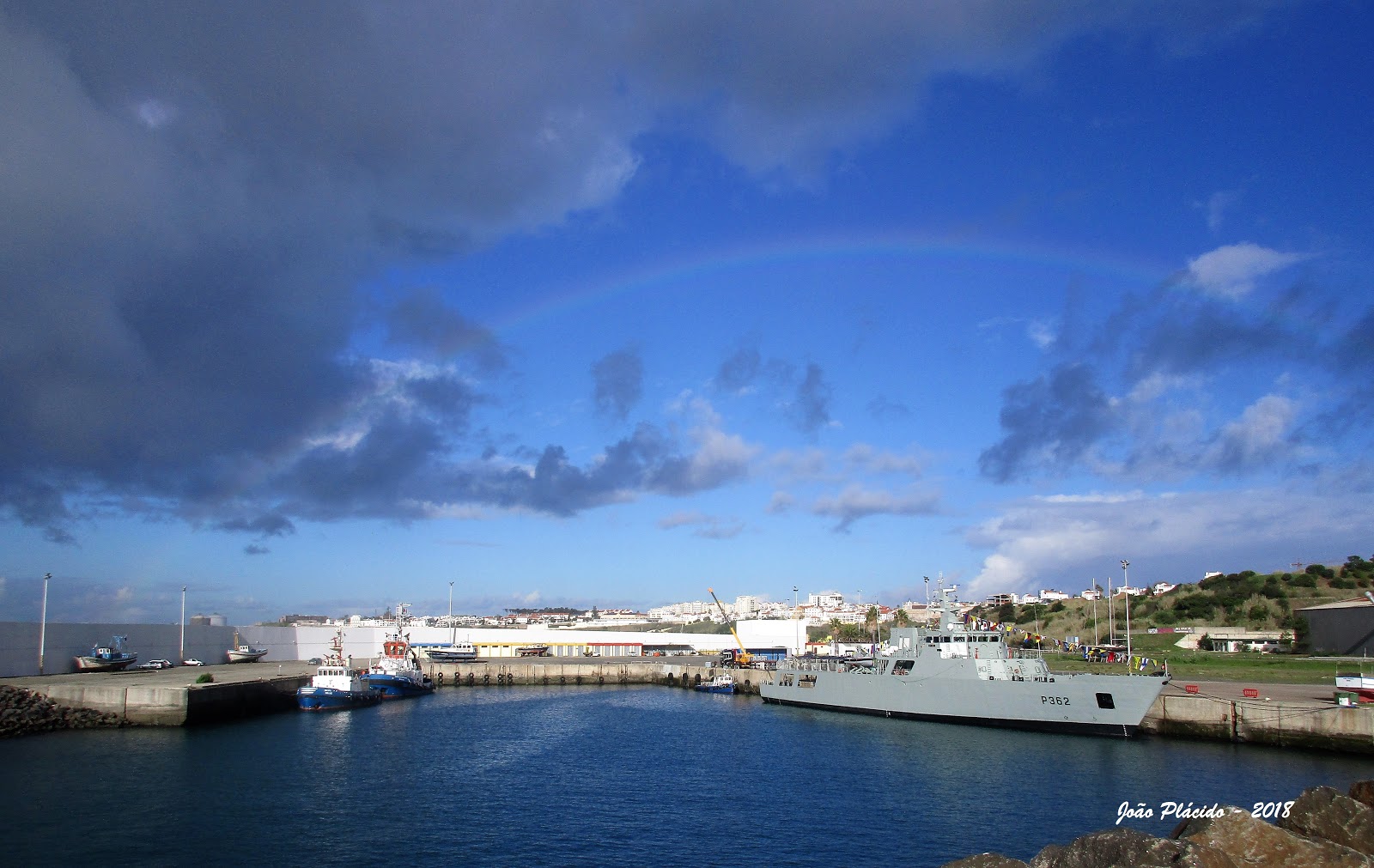 Cabo de Sines: N.R.P. Sines no Porto de Sines / N.R.P. Sines in the ... Cabo de Sines: N.R.P. Sines no Porto de Sines / N.R.P. Sines in the ...