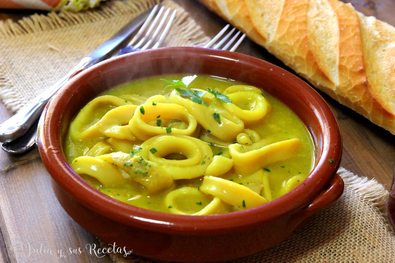 JULIA Y SUS RECETAS: Calamares en salsa de ajo y perejil