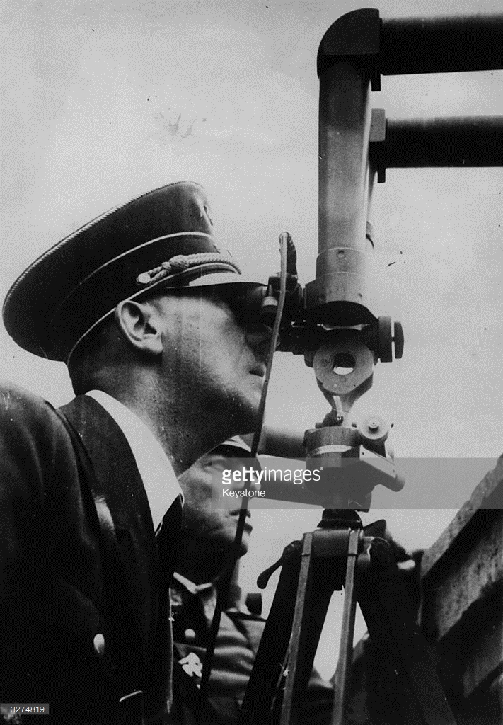 NAZI JERMAN: Foto Scherenfernrohr (Teropong Gunting)