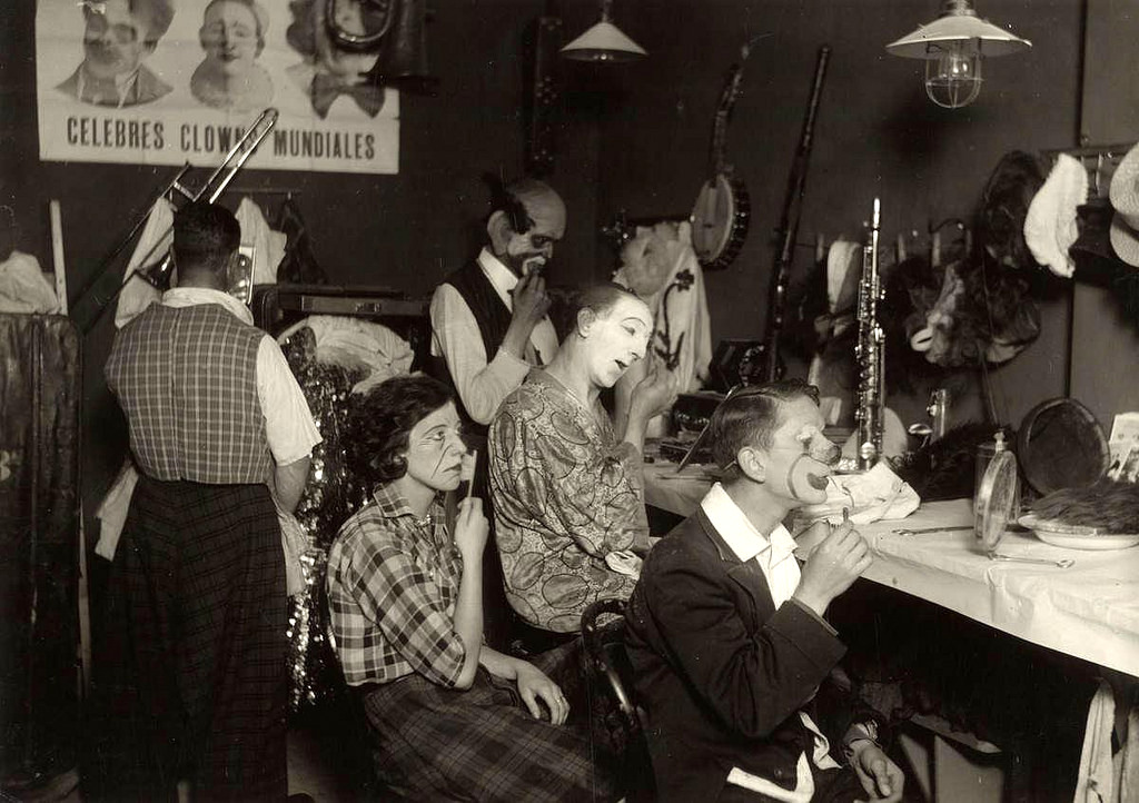 24 Cozy Snapshots of Circus Performers at the Backstage in the 1920s ...