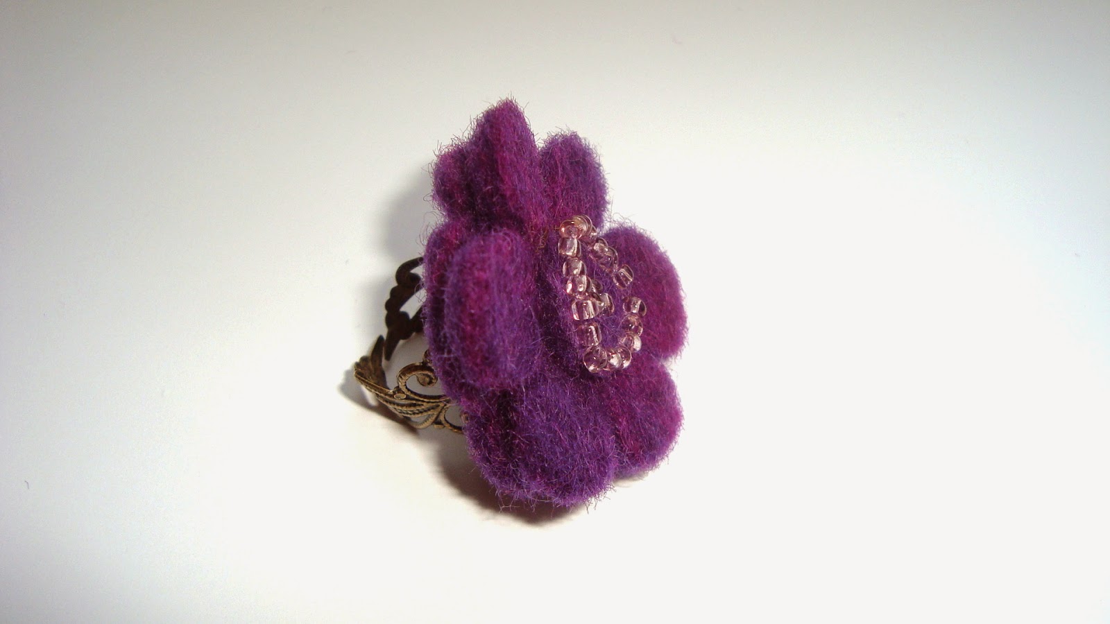 Jasmine FeltArt: Mauve felted ring (custom made)