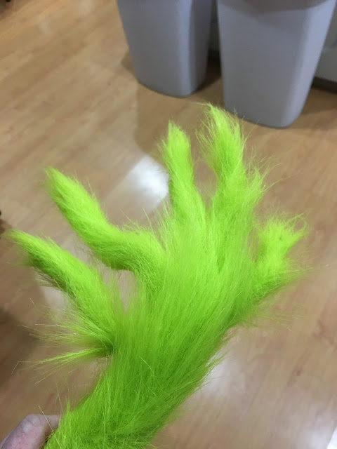 HollysHome Family Life: Make a Grinch Hand to add to your Who Ville ...