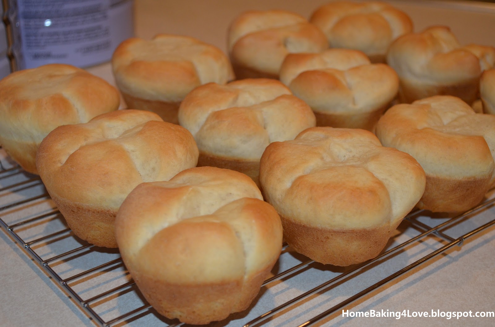Home Baking 4 LoVe: Clover Leaf Rolls