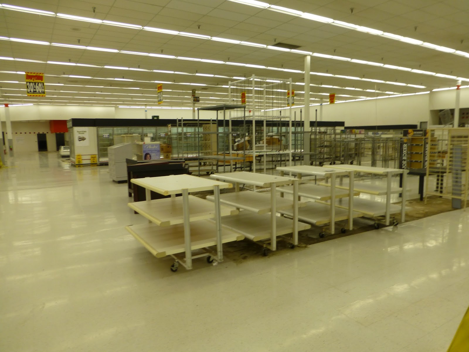 Dead and Dying retail: Death of a Super Kmart : The Moon Township story