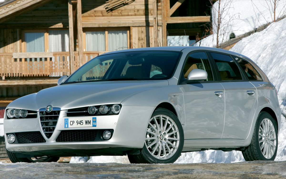 Alfa Romeo: sucessor do 159 chega à Europa em 2015