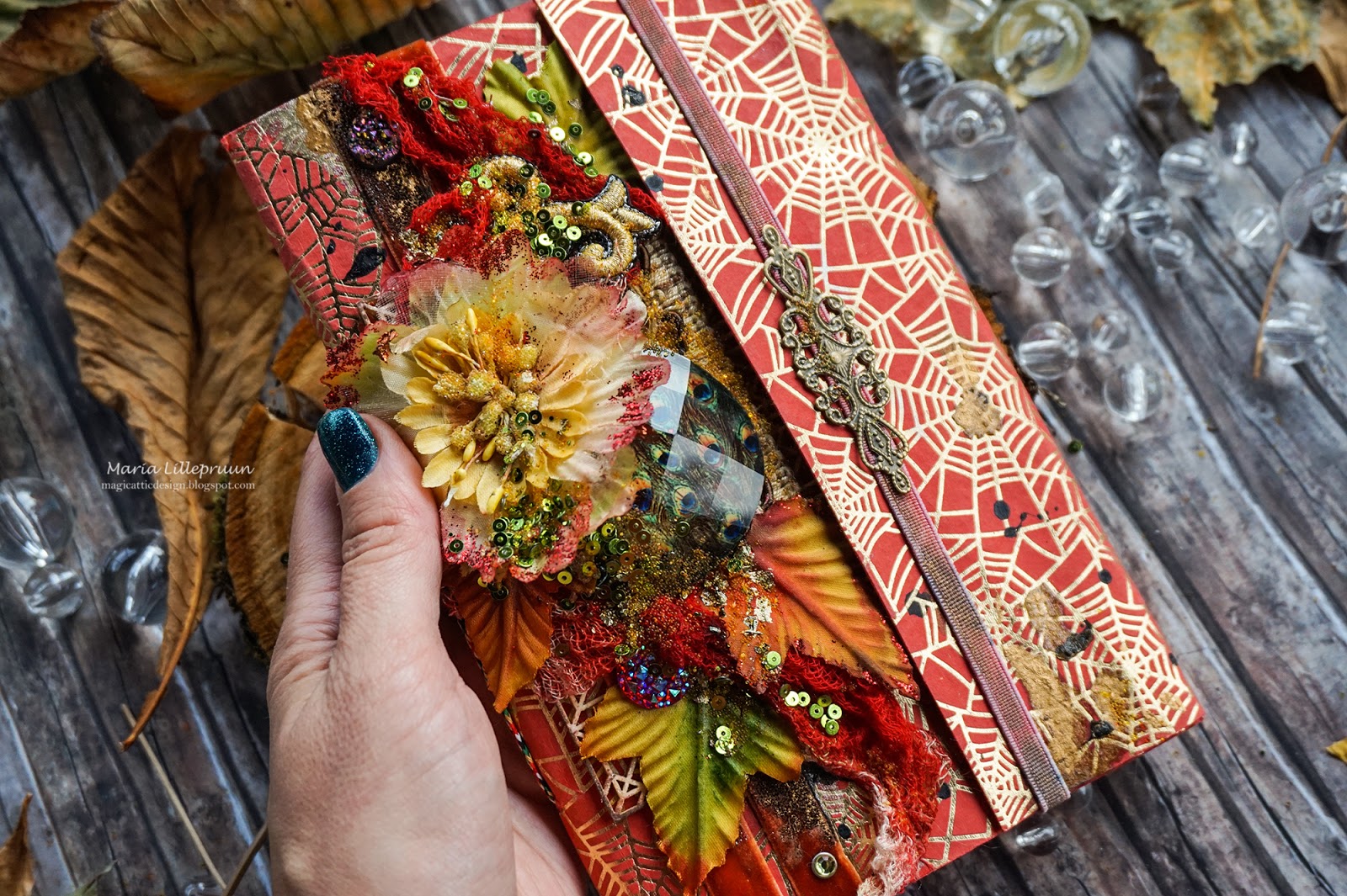 Mini Album Makers Challenge: October Mini Album Tutorials and Challenge