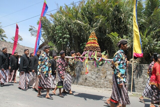 Javanese Traditional Ceremonies In Yogyakarta - Falentino Eka Laksana ...