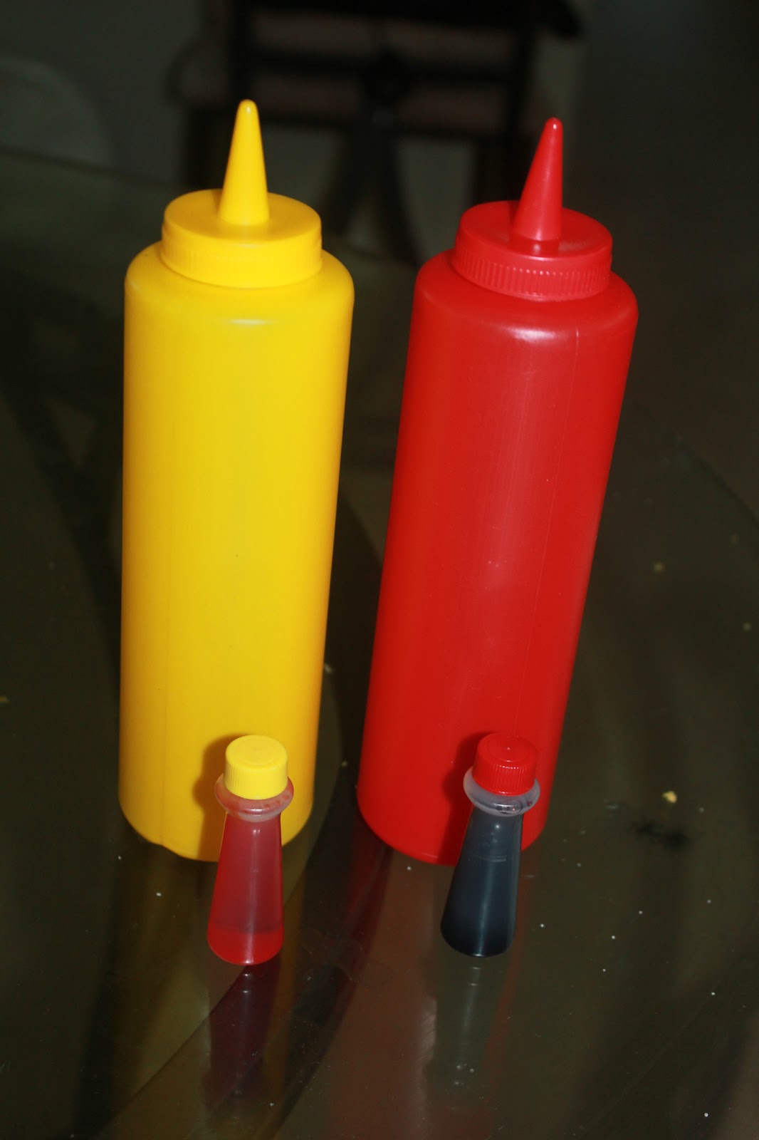 Working Supermom: Sensory Bath Time Fun: "Ketchup" and "Mustard"
