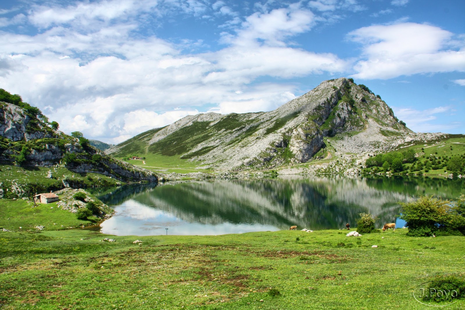 El Santuario y los lagos de Covadonga ~ Viajes y Rutas