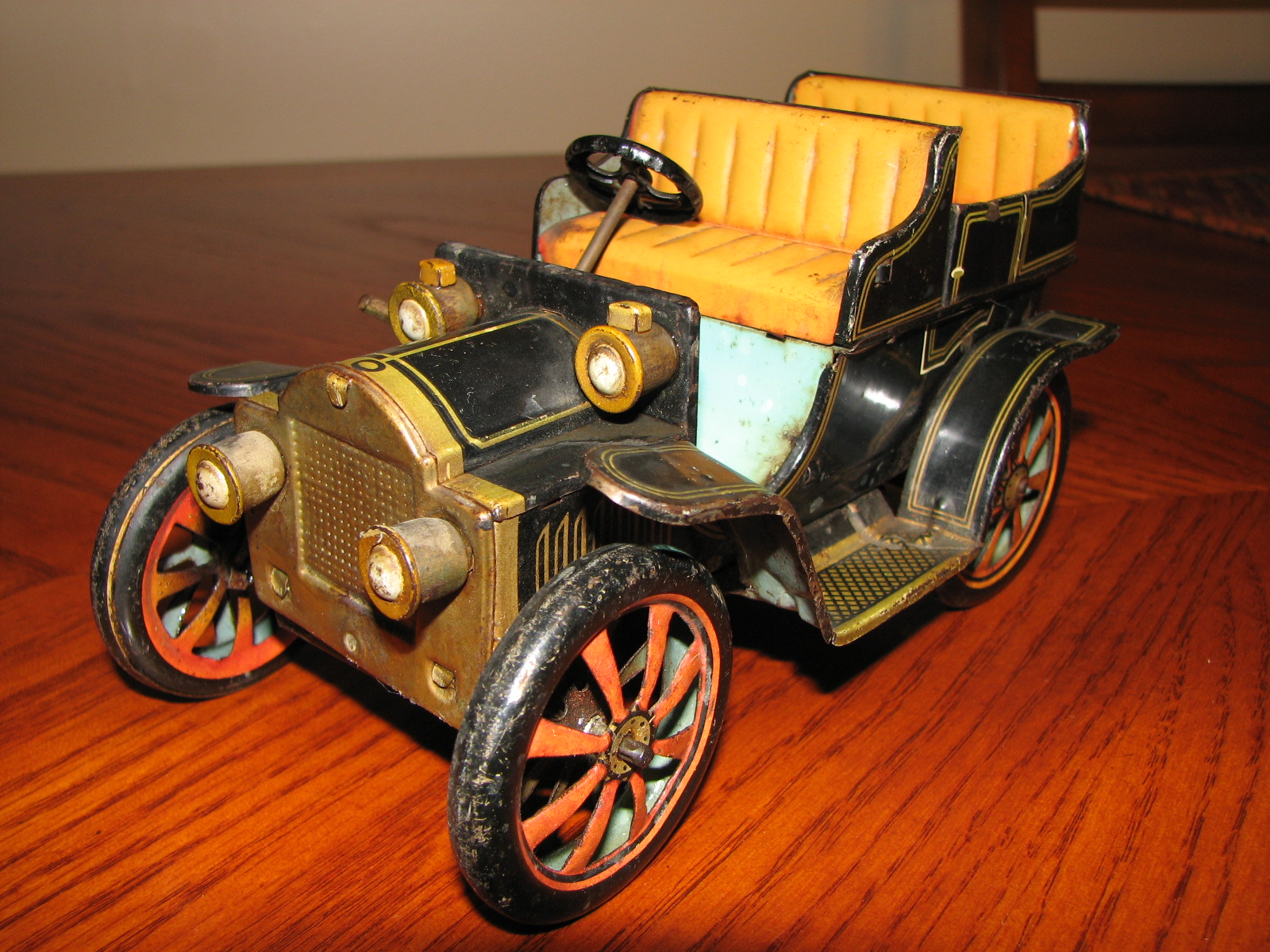 Memories Of The Past: VINTAGE WIND-UP LEVER ACTION "OLDE TYME CAR" TOY,1960