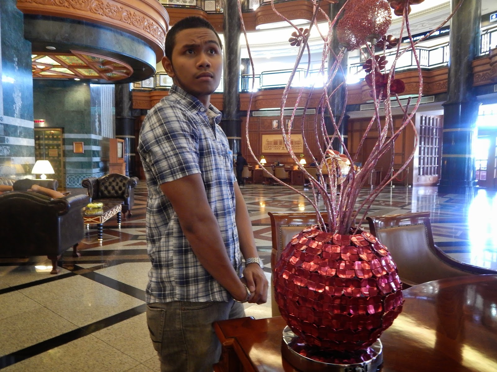 The Amazing place in BRUNEI DARUSSALAM : Shopping Complex Mall Gadong