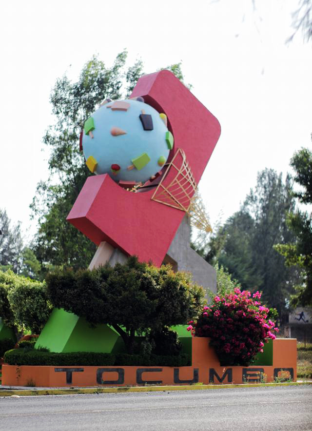 Jaime Ramos Méndez: Monumento al helado en Tocumbo, Michoacán ...