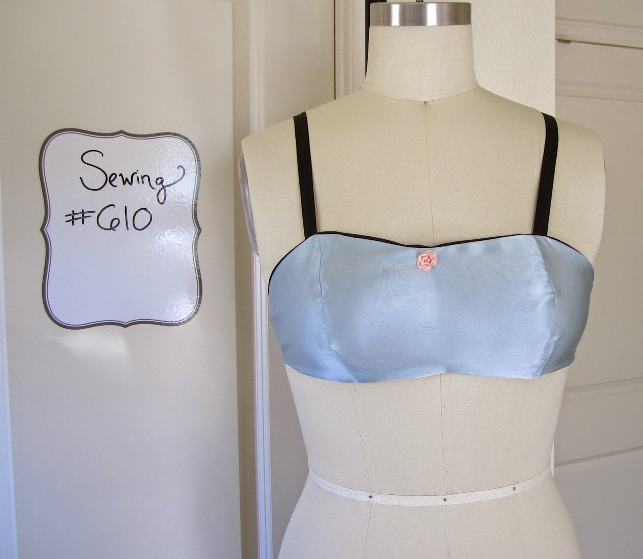 A Few Threads Loose: Sewing 610... Straps, Closures and a finished bra!