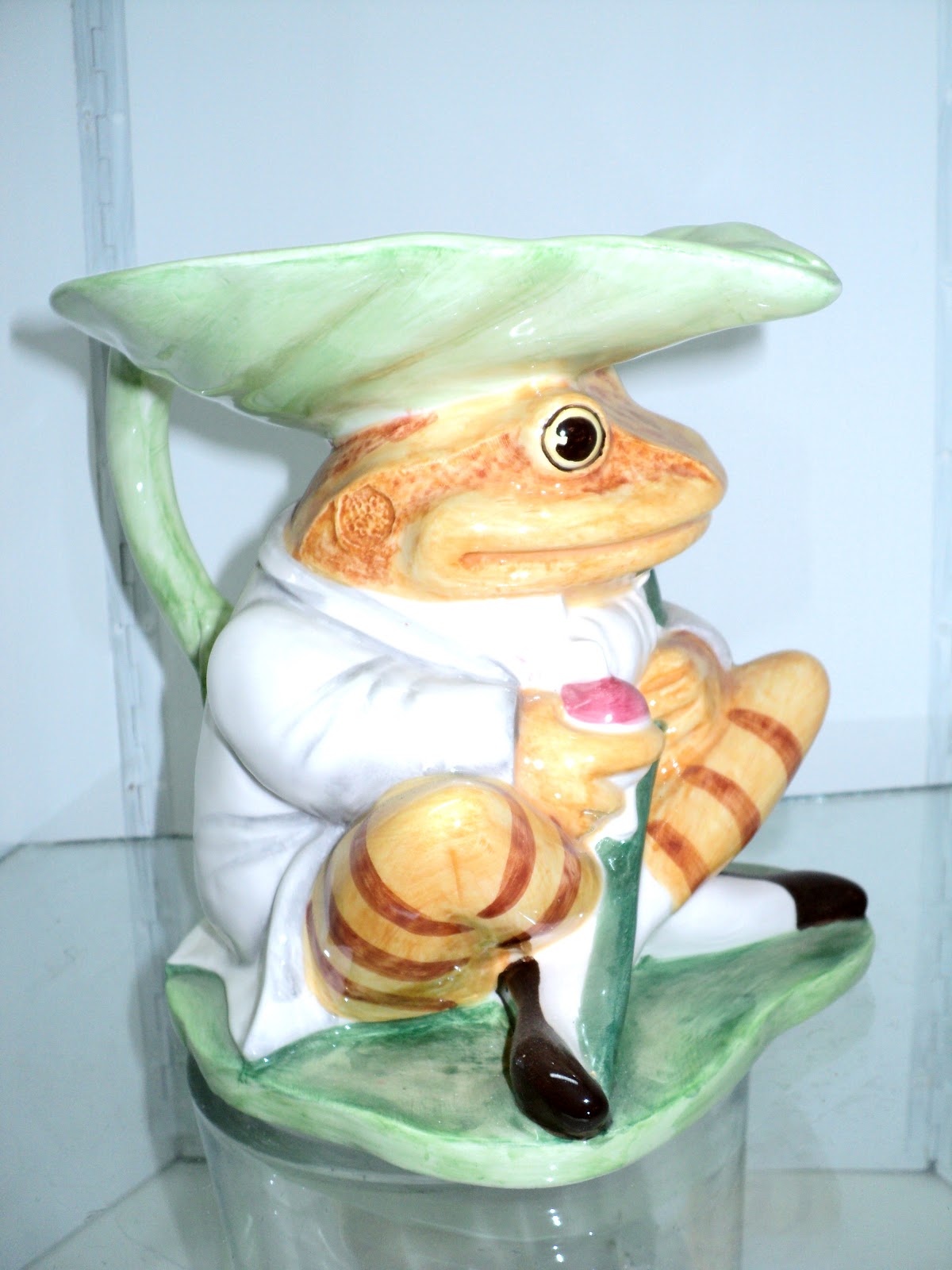 collections jean-louis crochon: les grenouilles en pichet