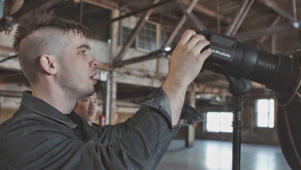 What Portable Flash Kit Should I Buy? Comparing Einstein, Profoto B1 ...