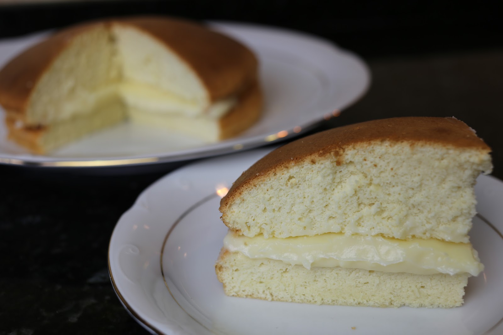 Cocina andaluza: Bizcocho genovés relleno de crema