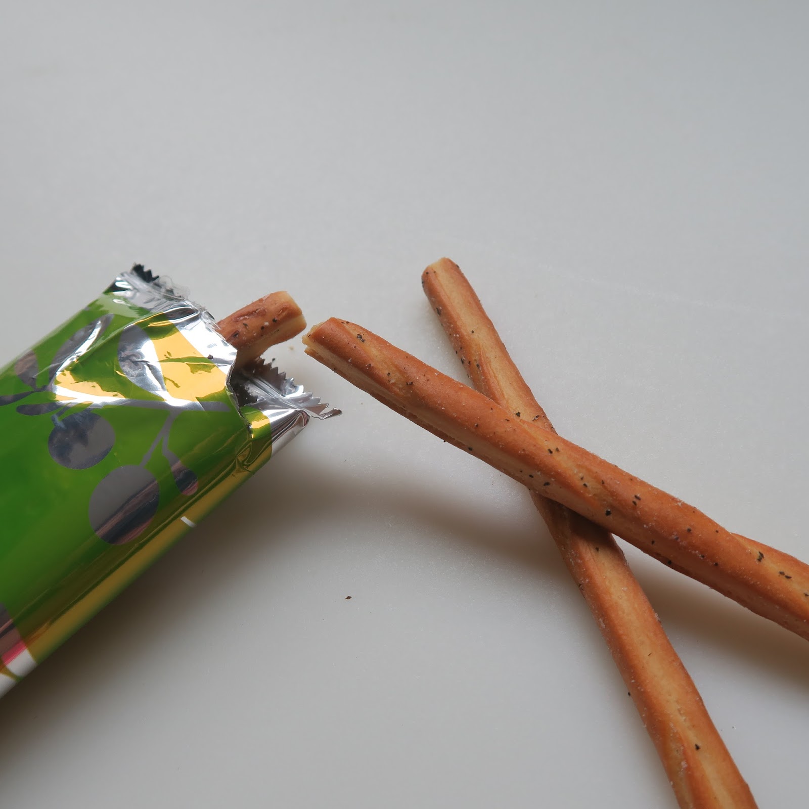 NEW Pocky and Pretz Snack Review! | kfclovesyou