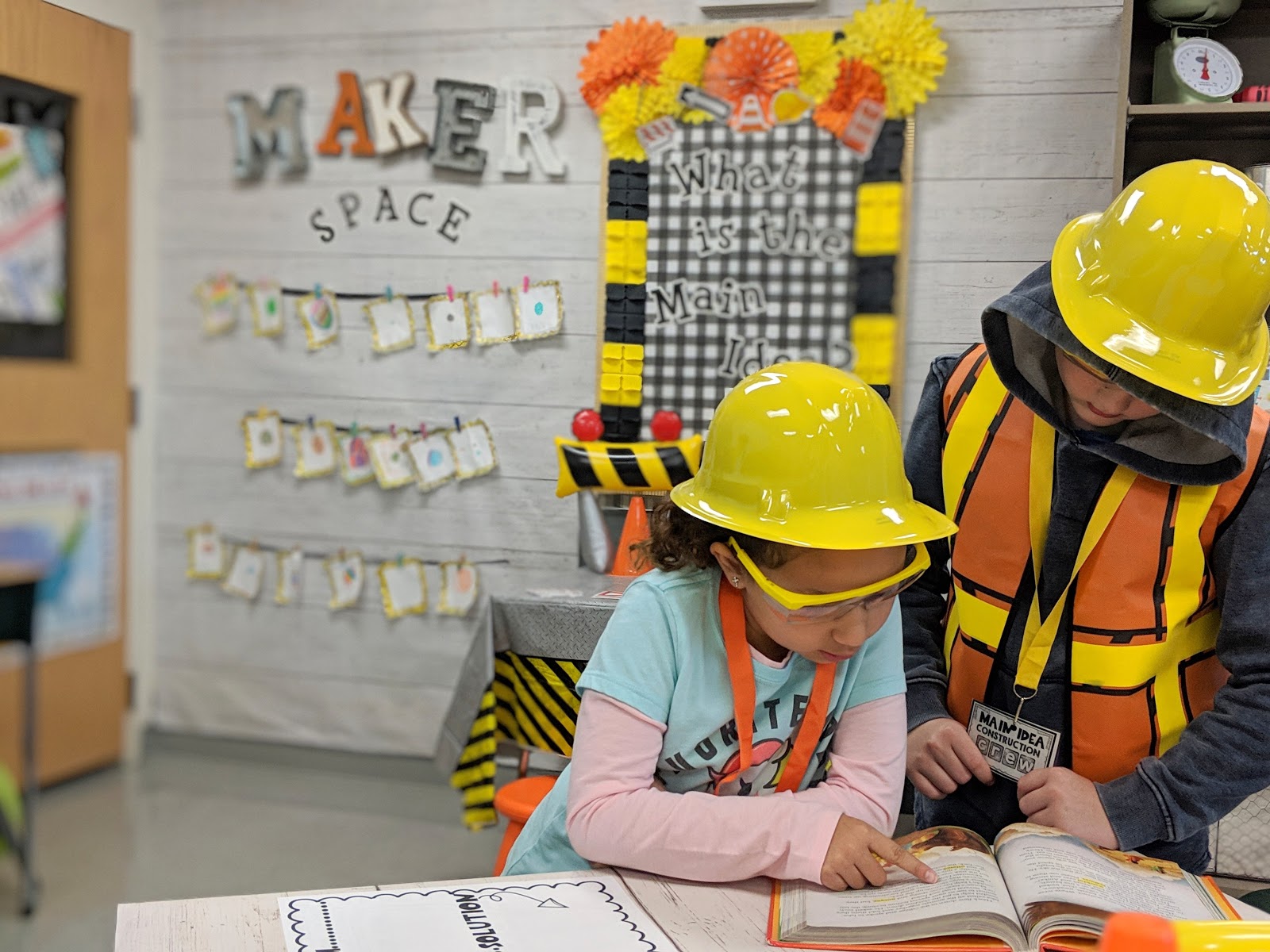 Construction Zone: Readers at work! - Simply Sprout