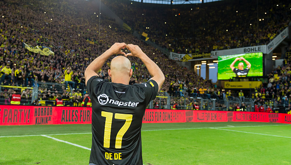 Amoroso se emociona com despedida de Dedê no BVB: 'Maior torcida do ...