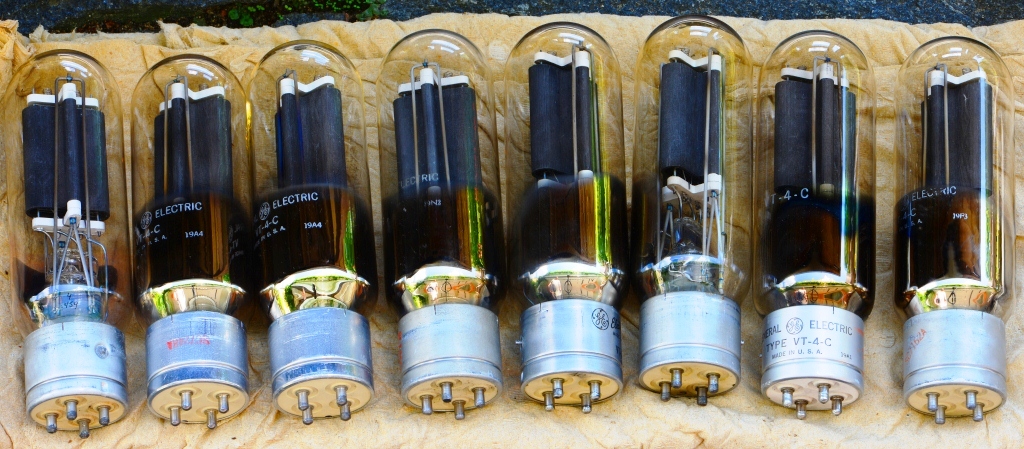 VinylSavor: Tube of the Month : The 211 / VT4C