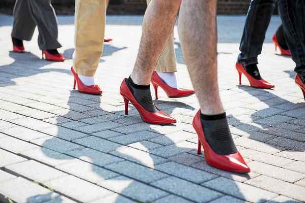 enTRANSed: Helping Heels