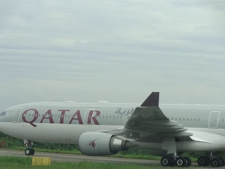 GREENWICH NEWS: PHOTO: Qatar Airways Aircraft Crash-lands In MMIA, Lagos