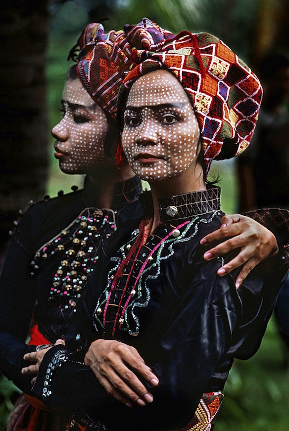 Asia | Portrait of two Yakan woman wearing traditional clothes and with ...
