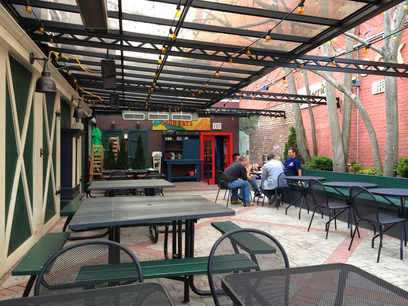 PIG OUT SPOTS: Lock Yard (Brooklyn, NY)