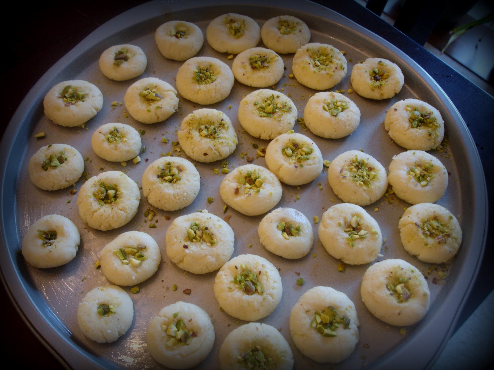 A Tribute to Cooking: Paal Peda (Milk Fudge)