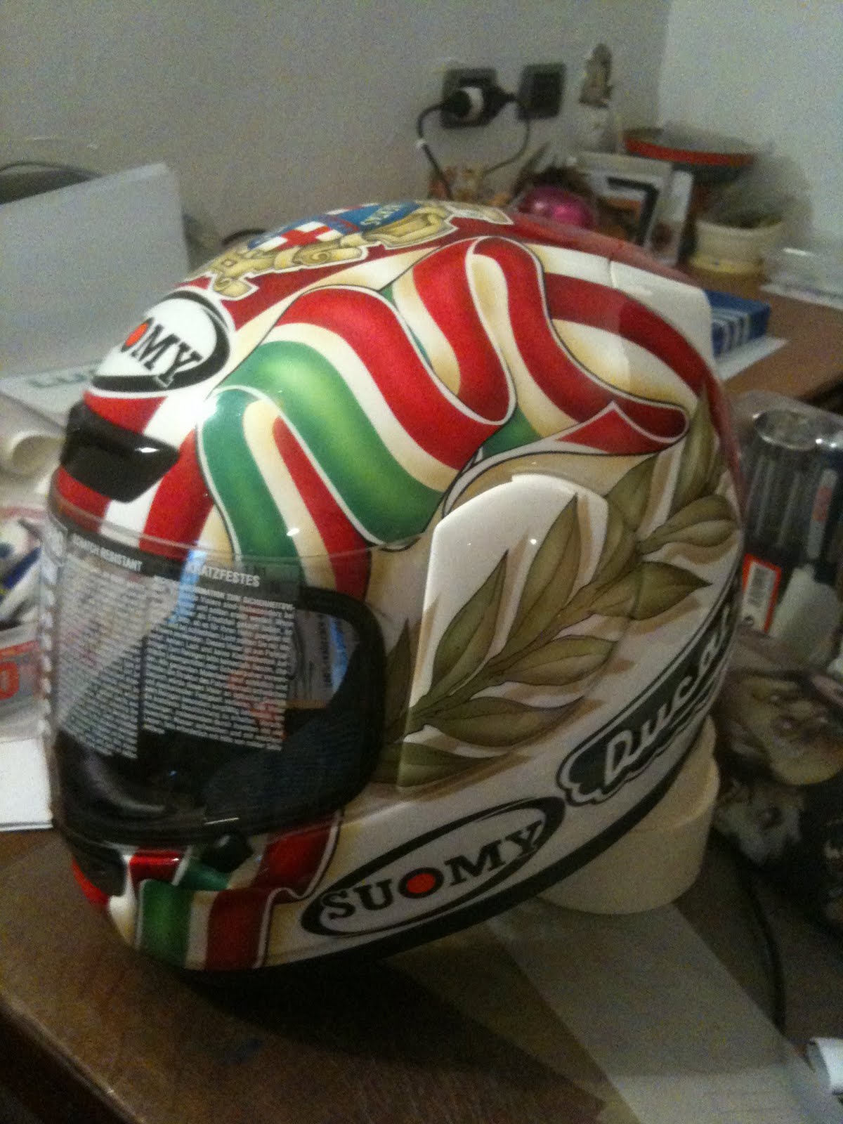 Racing Helmets Garage: Suomy Apex "Ducati" by Sole Art Design
