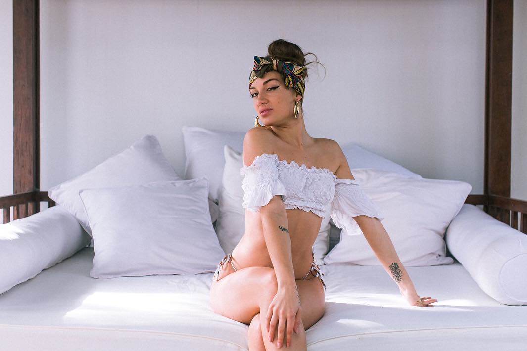 Olivia Missy Baselga | Metamorpheuss - Klişesel Blog