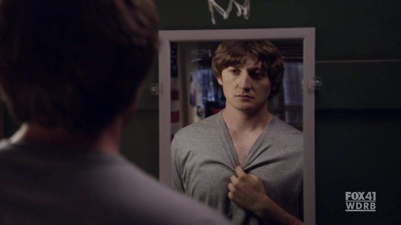 ausCAPS: Lucas Neff shirtless in Raising Hope 1-02 "Dead Tooth"