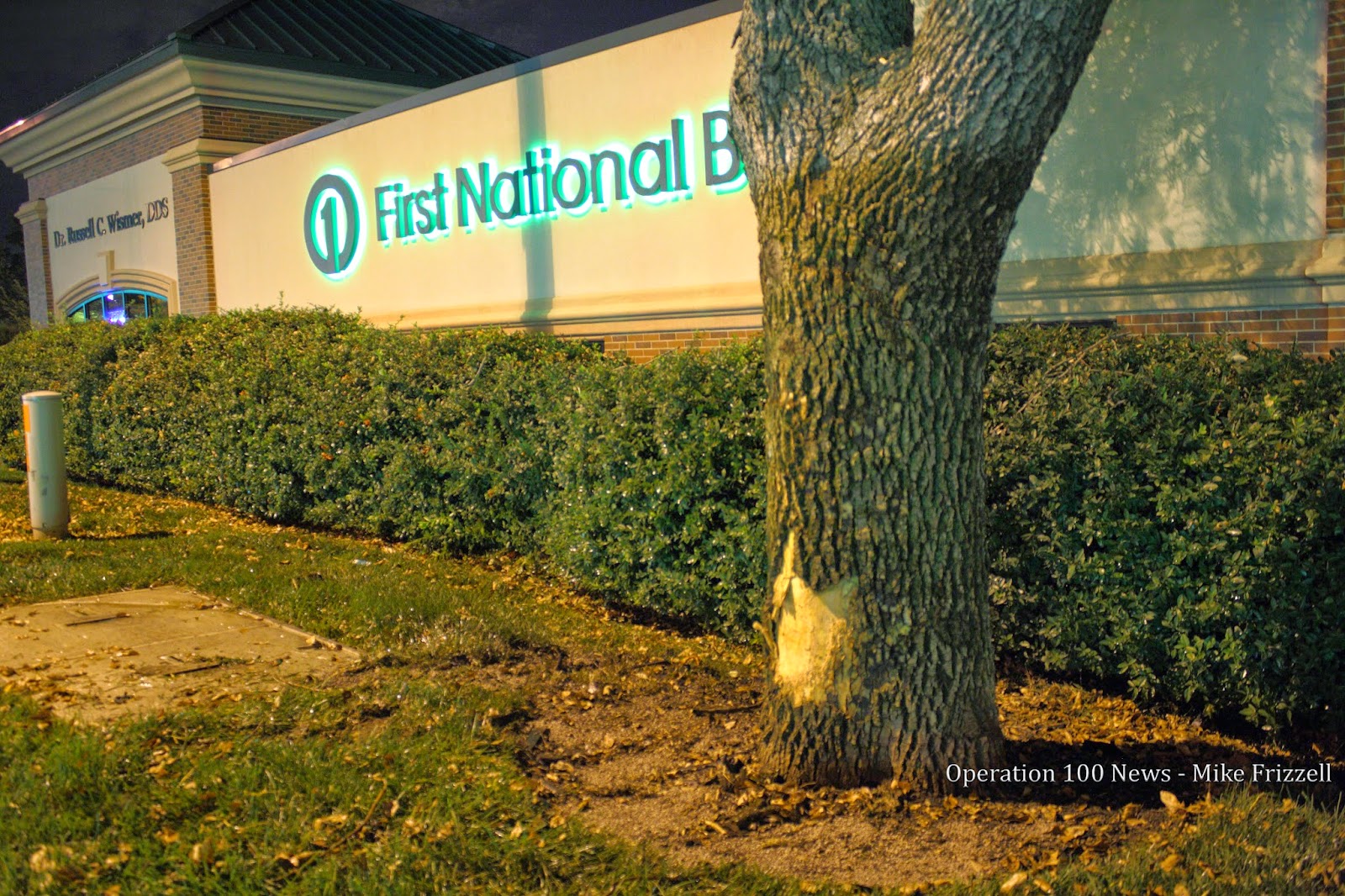 Operation100news: PHOTOS: Two injured in car vs tree crash