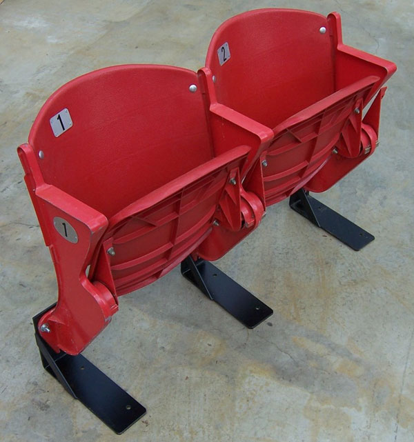 Czabe.com: The Seats That Were Witness To S-U-C-K