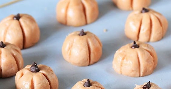 Easy Peanut Butter Pumpkins | The Kitchen is My Playground