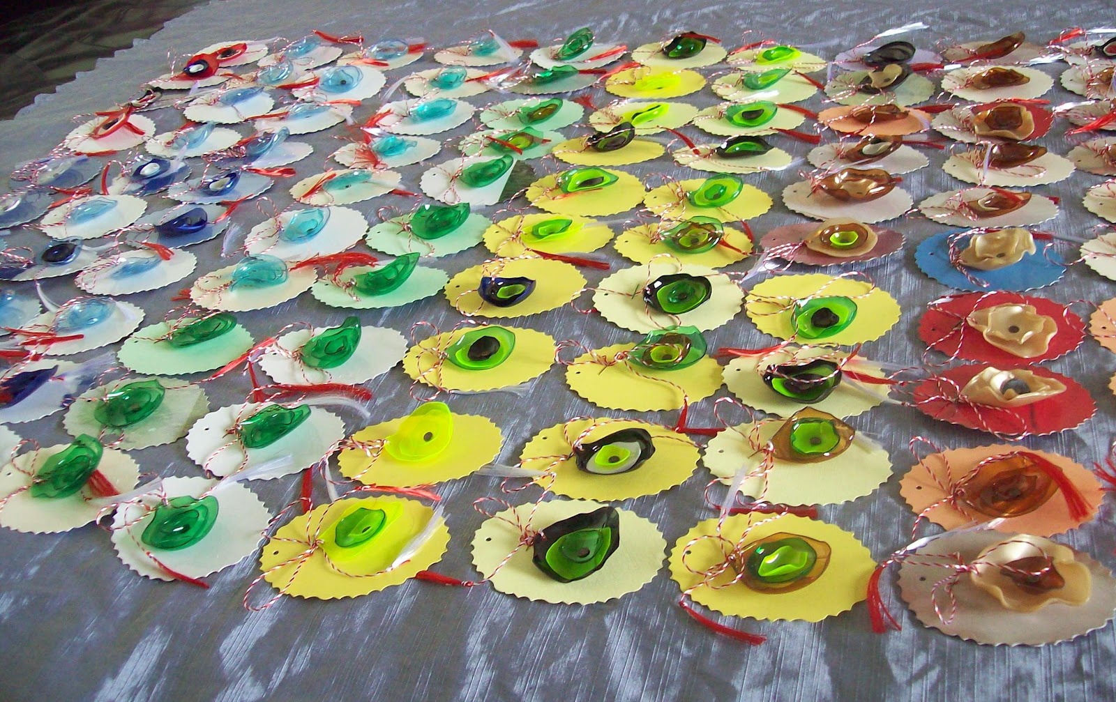 Cadouri pentru casa si suflet: Martisoare 2012- din plastic reciclat ...