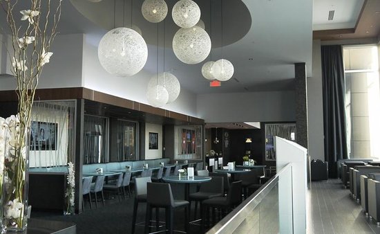 Une soirée VIP au Cinéma Cineplex Odeon du Quartier Dix30 Par Marie-Eve ...