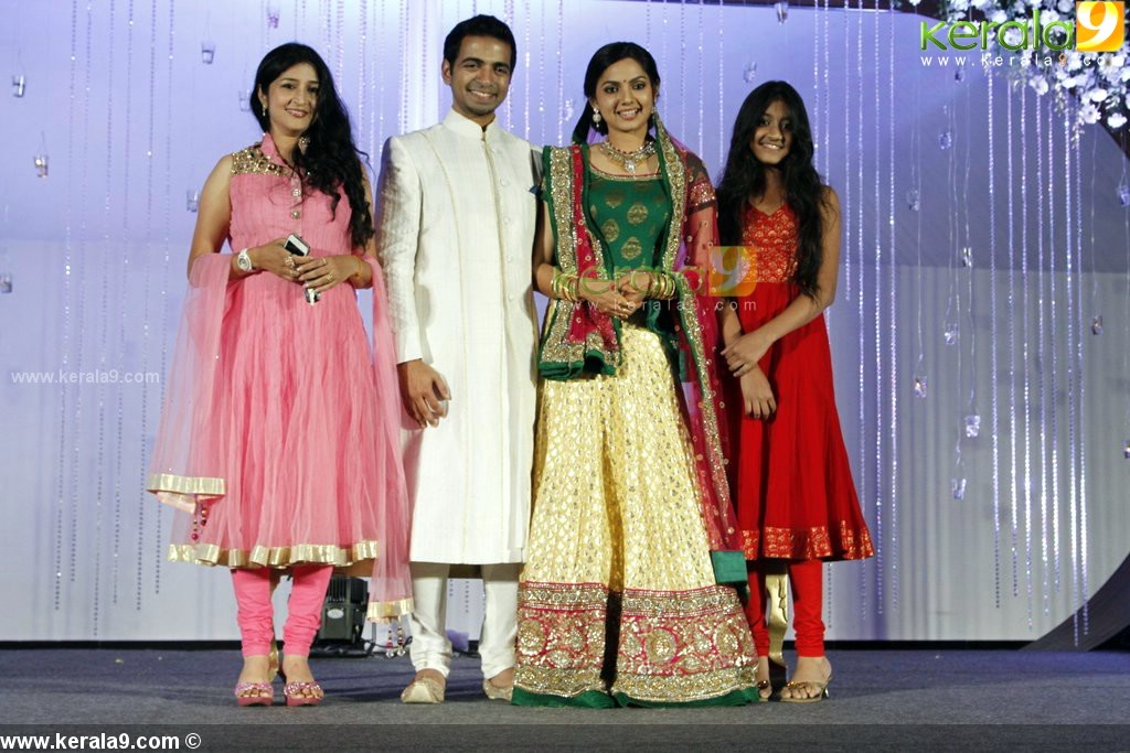 MalluZ WorLd: SaMVriTHa SuniL MaRRiaGe ReCePTioN PHoTo'Z