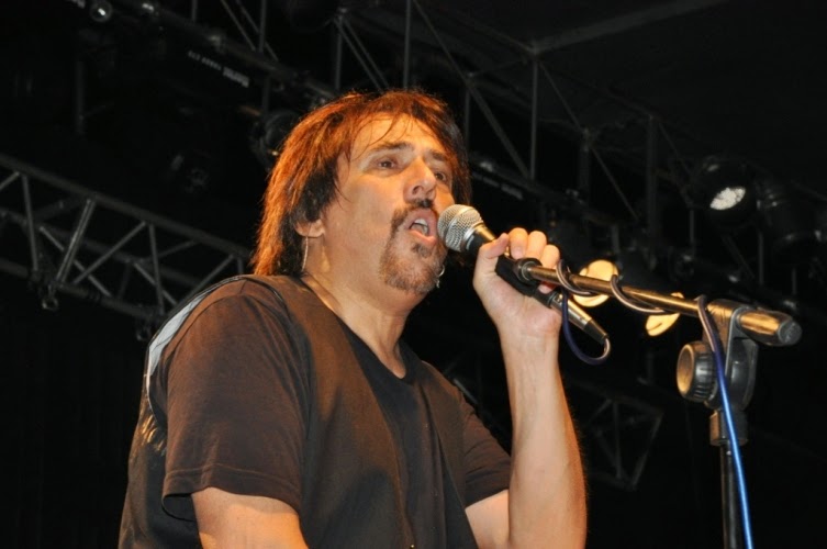 LETRAS, CANCIONES Y POEMAS: TODO A PULMÓN (Alejandro Lerner)